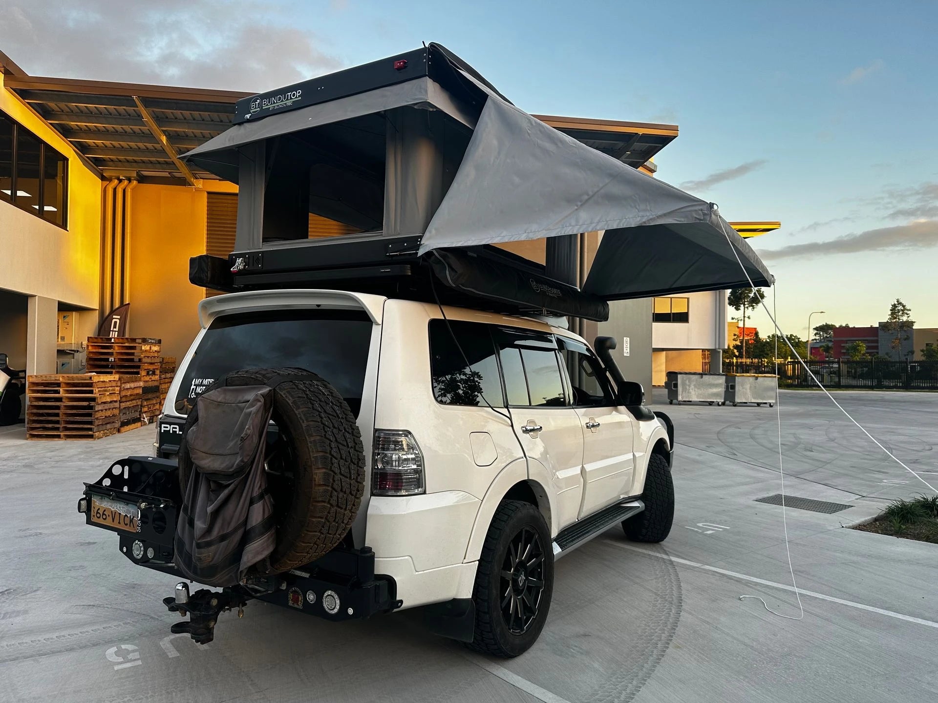 Bundutop Standard Black/Olive | Outback HQ – OutbackHQ Shop